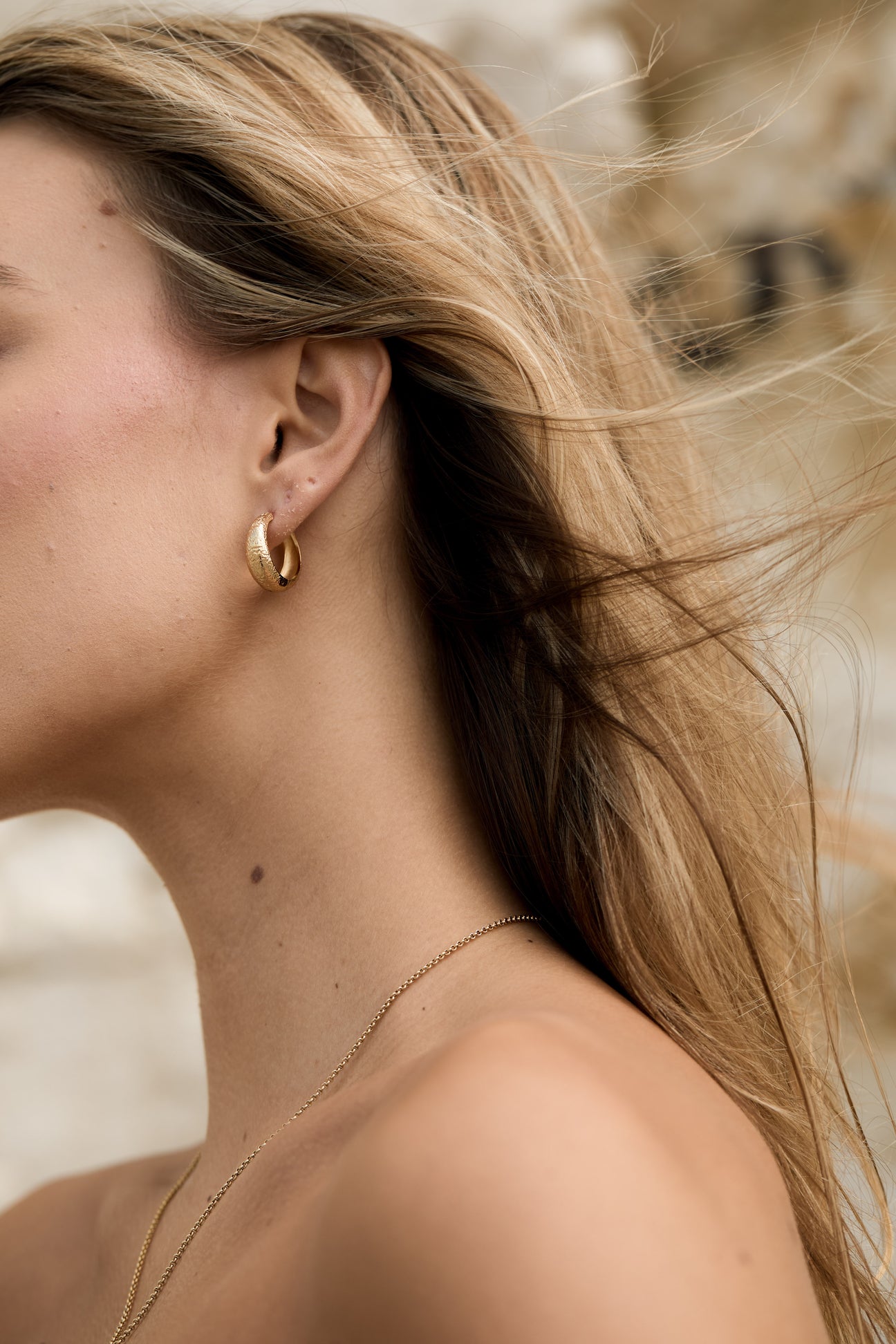 Sand Medium Chunky Hoops – By Glaze